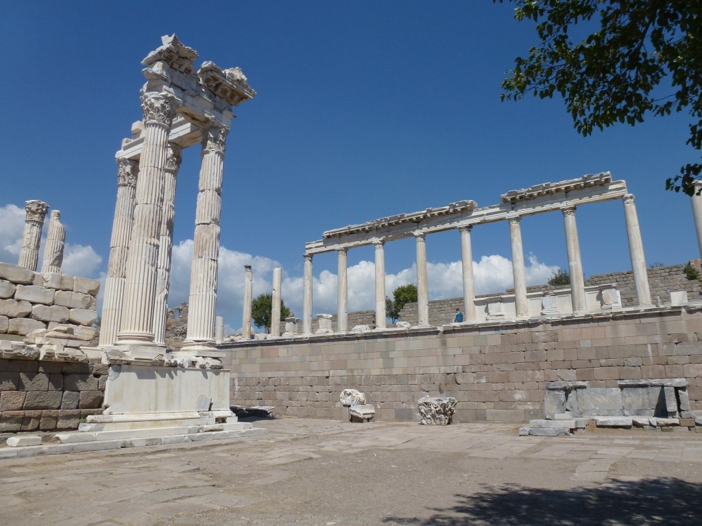 Ancient Pergamum – One of Turkey’s Most Dramatic Sites (and the seat of ...